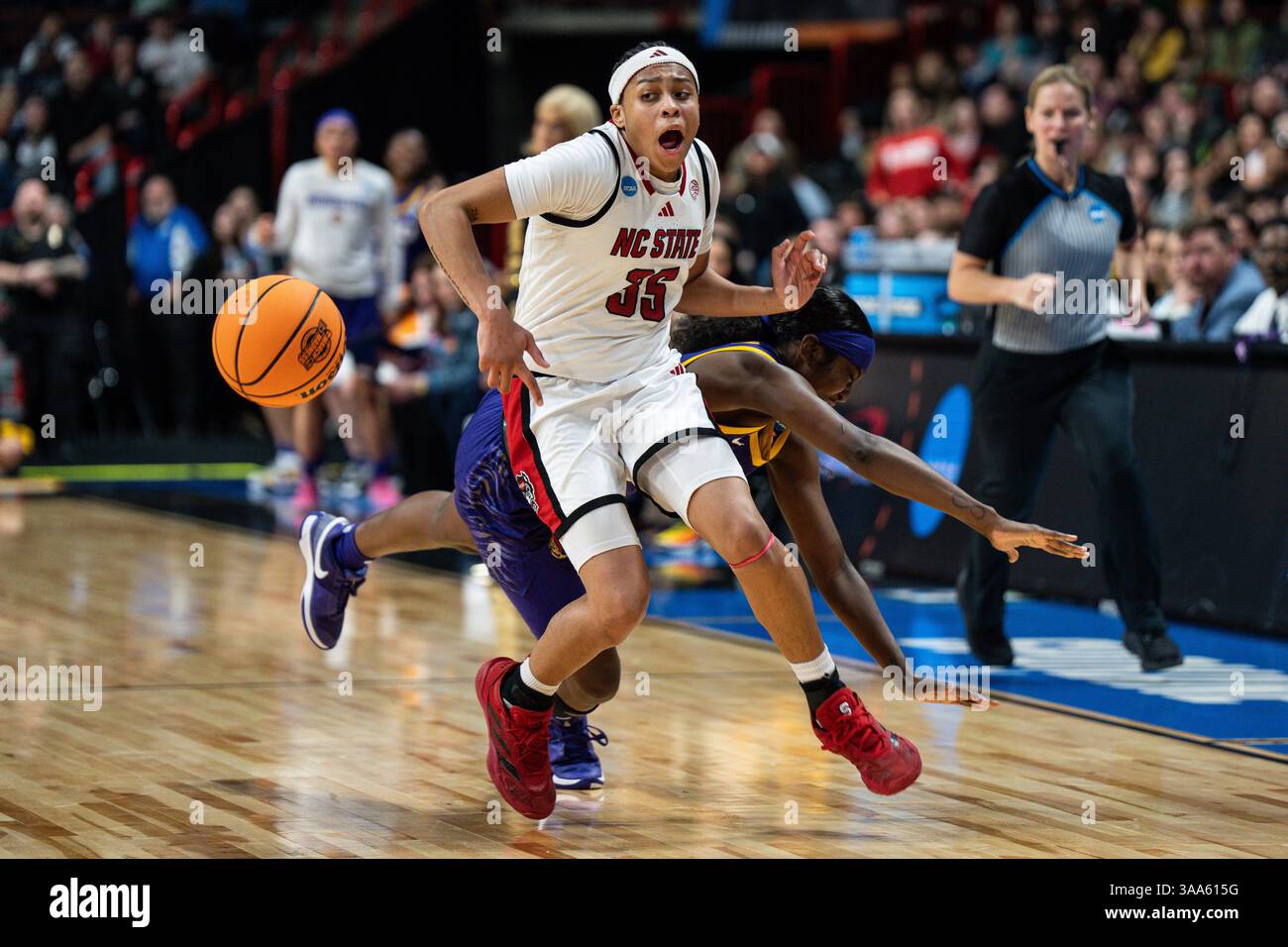 Spokane, United States. 28th Mar, 2025. NC State Wolfpack guard Zoe ...