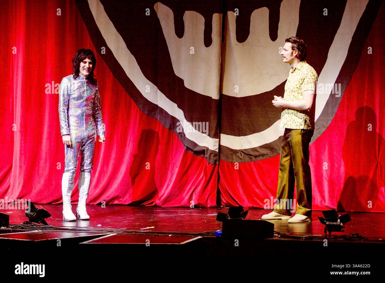The Mighty Boosh live at Wimbledon Theatre, 3rd February 2006 ...