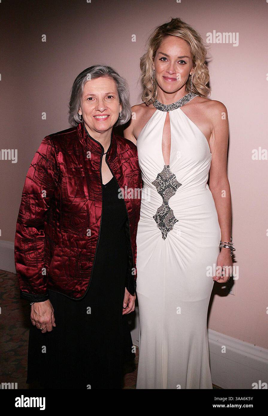 Nov 02, 2006; Beverly Hills, CA, USA; MARY BETH ROTH (L), the mother of journalist Jill Carroll ...