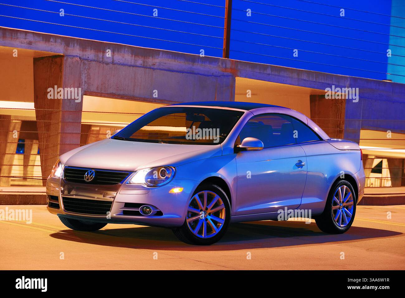 Nov 08, 2006; Seattle, WA, USA; Silver Volkwagen EOS 2.OT 2007 ...