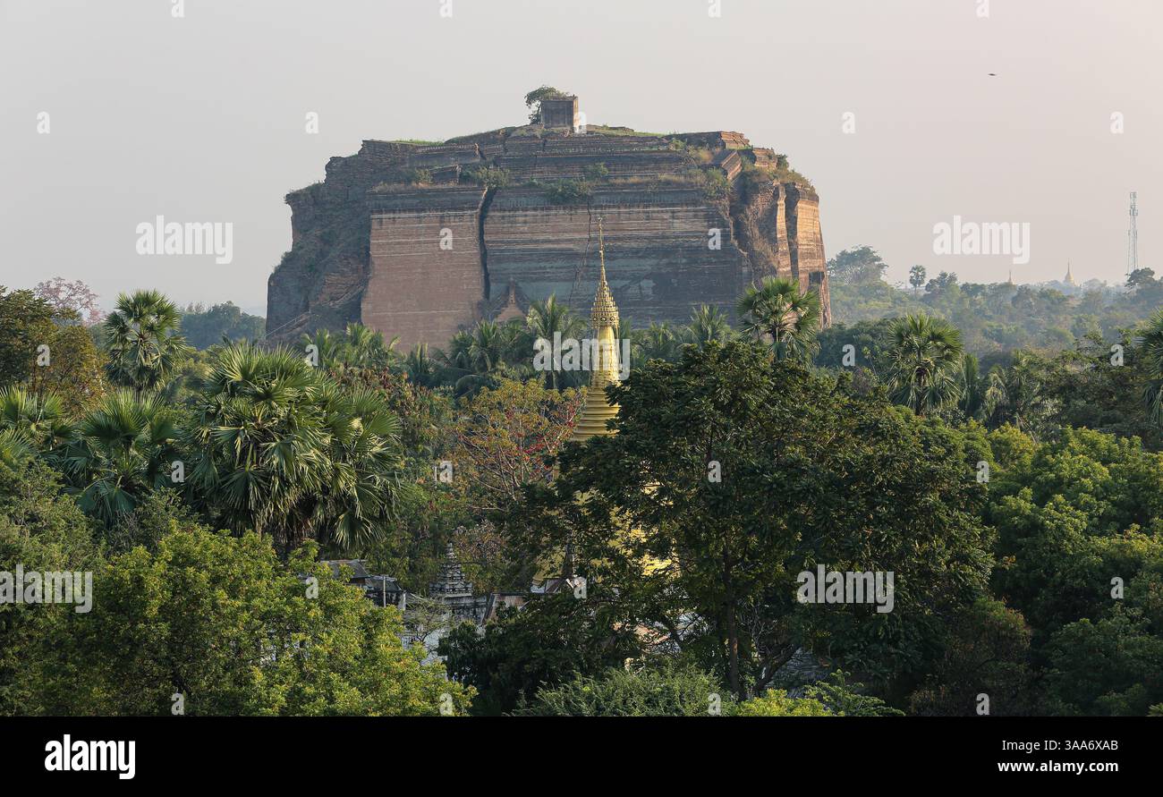 Mingun Pahtodawgyi, massive monument stupa in Sagaing Region built by ...