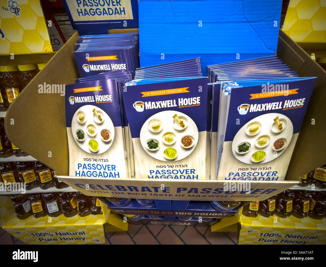 Maxwell house haggadah hi-res stock photography and images - Alamy