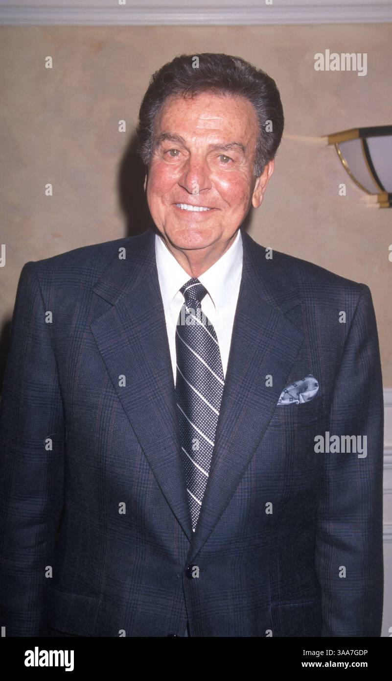 Sep 25, 1998 - Los Angeles, CA, USA - MIKE CONNORS at the Pacific ...