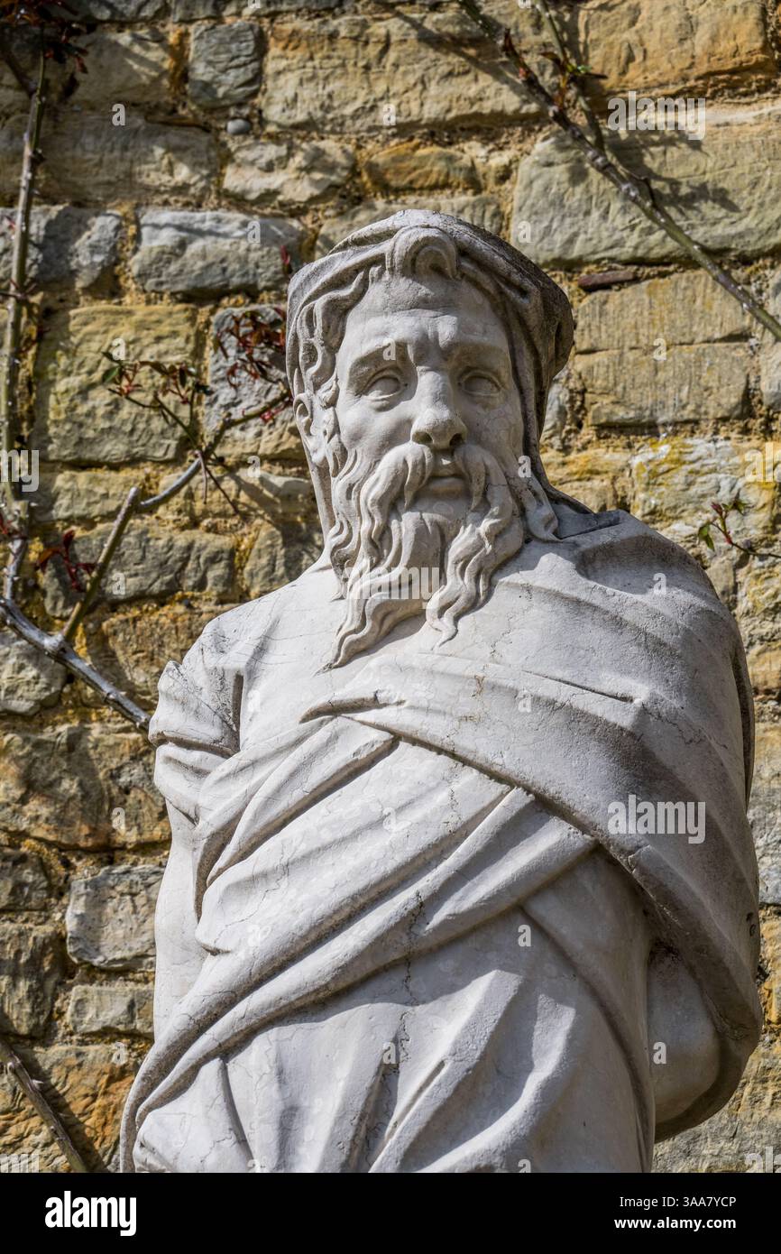 Old statue in 'The Italian garden' at Hever Castle Stock Photo - Alamy