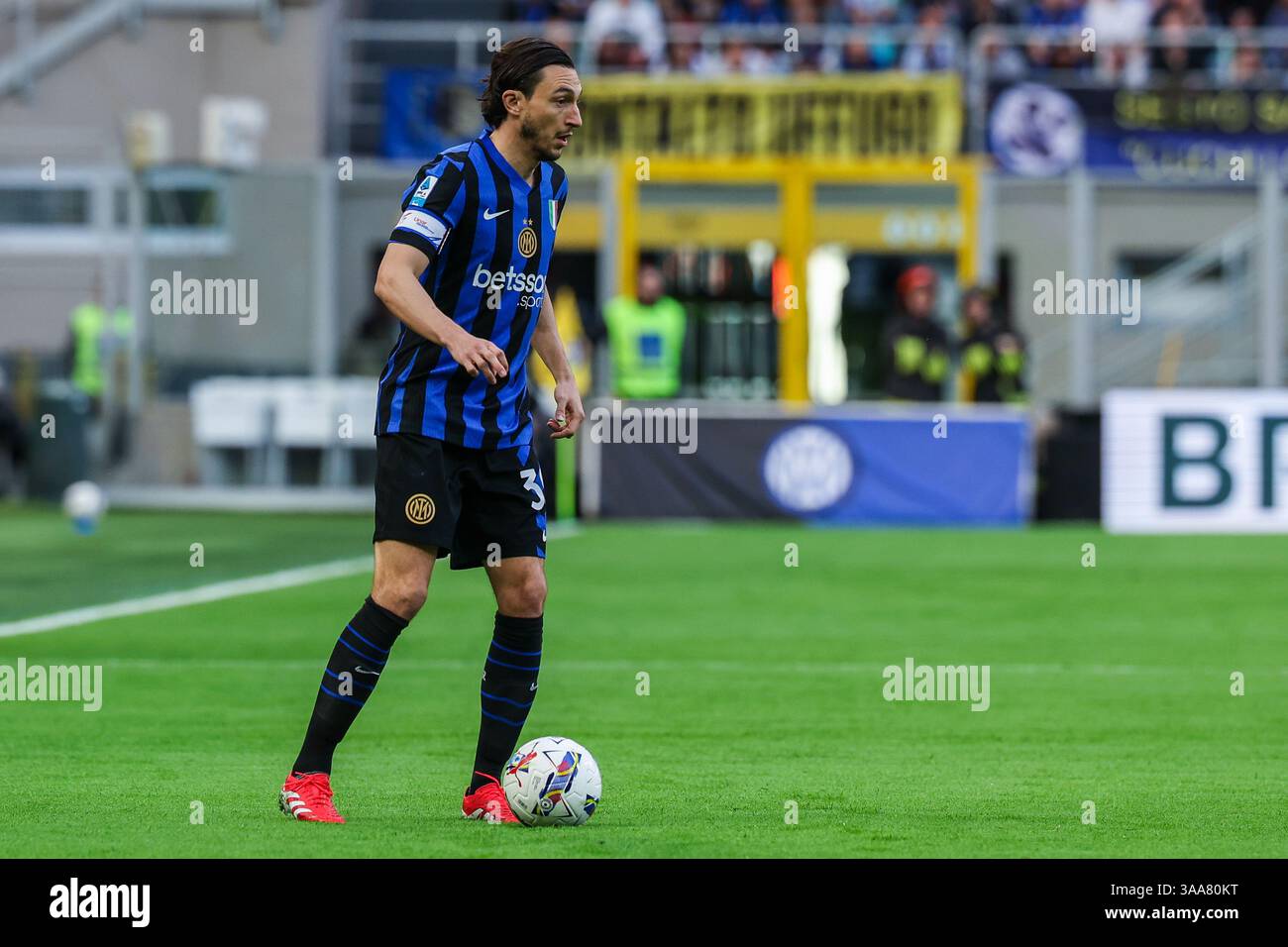 Matteo Darmian of FC Internazionale seen in action during Serie A 2024/ ...