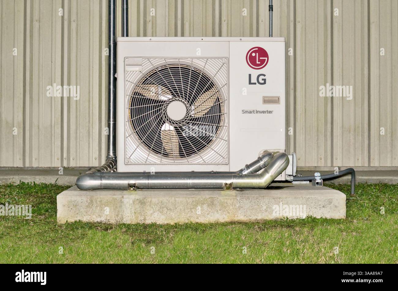 LG brand Smart Inverter ductless air conditioning system commercial ...
