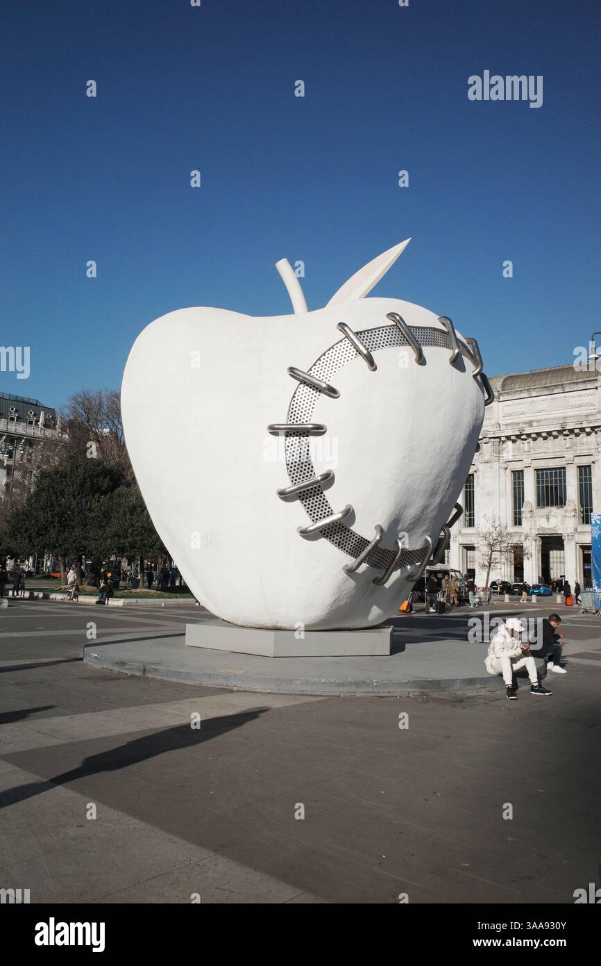 Milan, Italy. January 02, 2025. The Big Apple of Milan – by ...