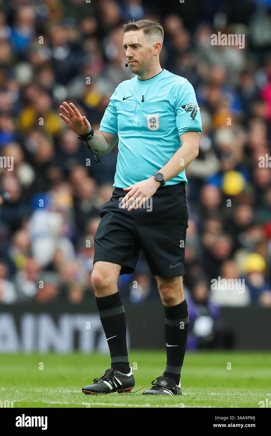 Referee Ben Toner during the Leeds United FC v Swansea City FC skybet ...