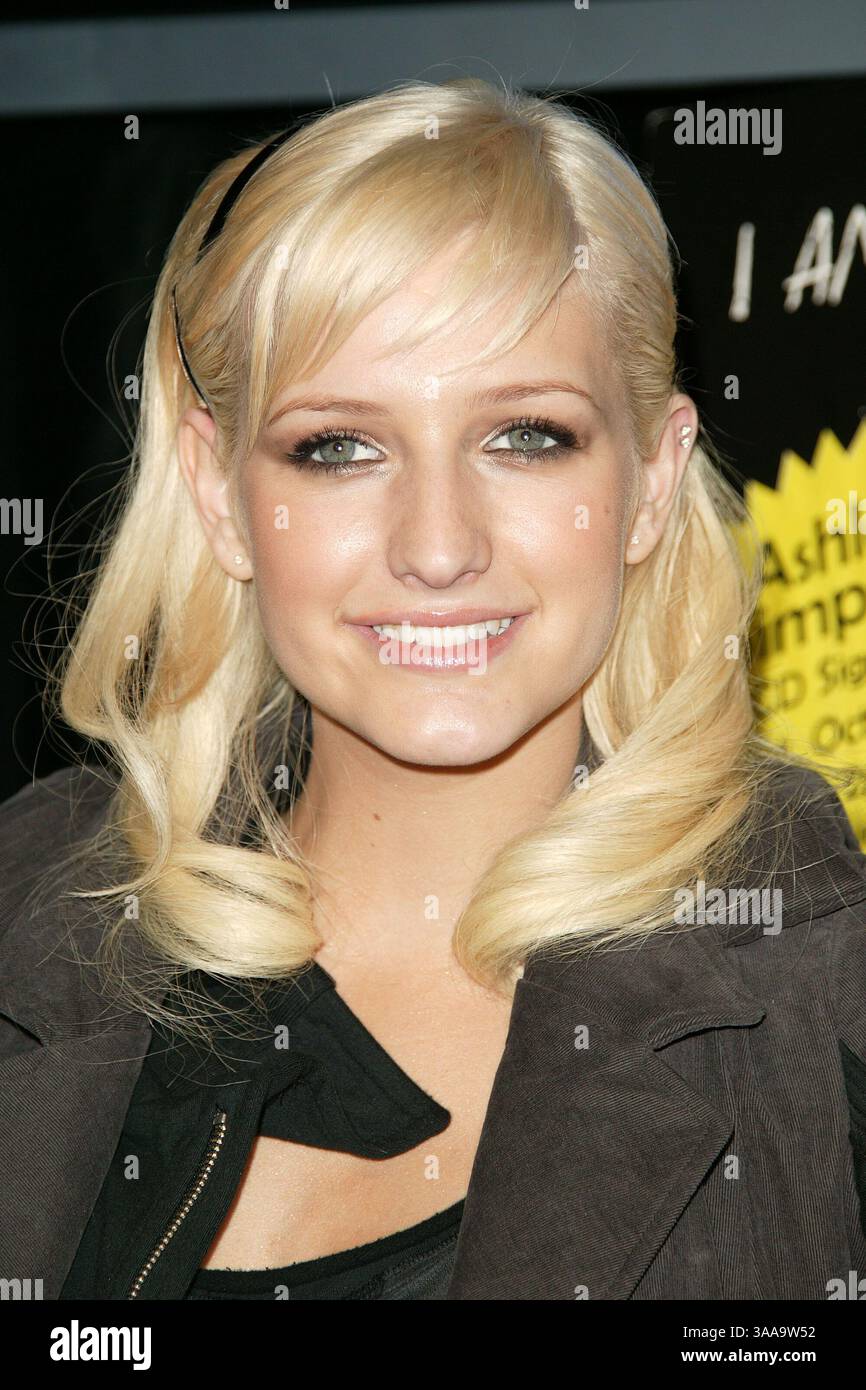 Oct 22, 2005; Hollywood, CA, USA; Singer ASHLEE SIMPSON signs her album ...