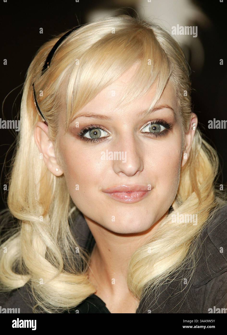 Oct 22, 2005; Hollywood, CA, USA; Singer ASHLEE SIMPSON signs her album ...