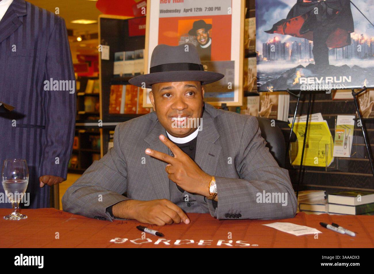 Book staore hi-res stock photography and images - Alamy