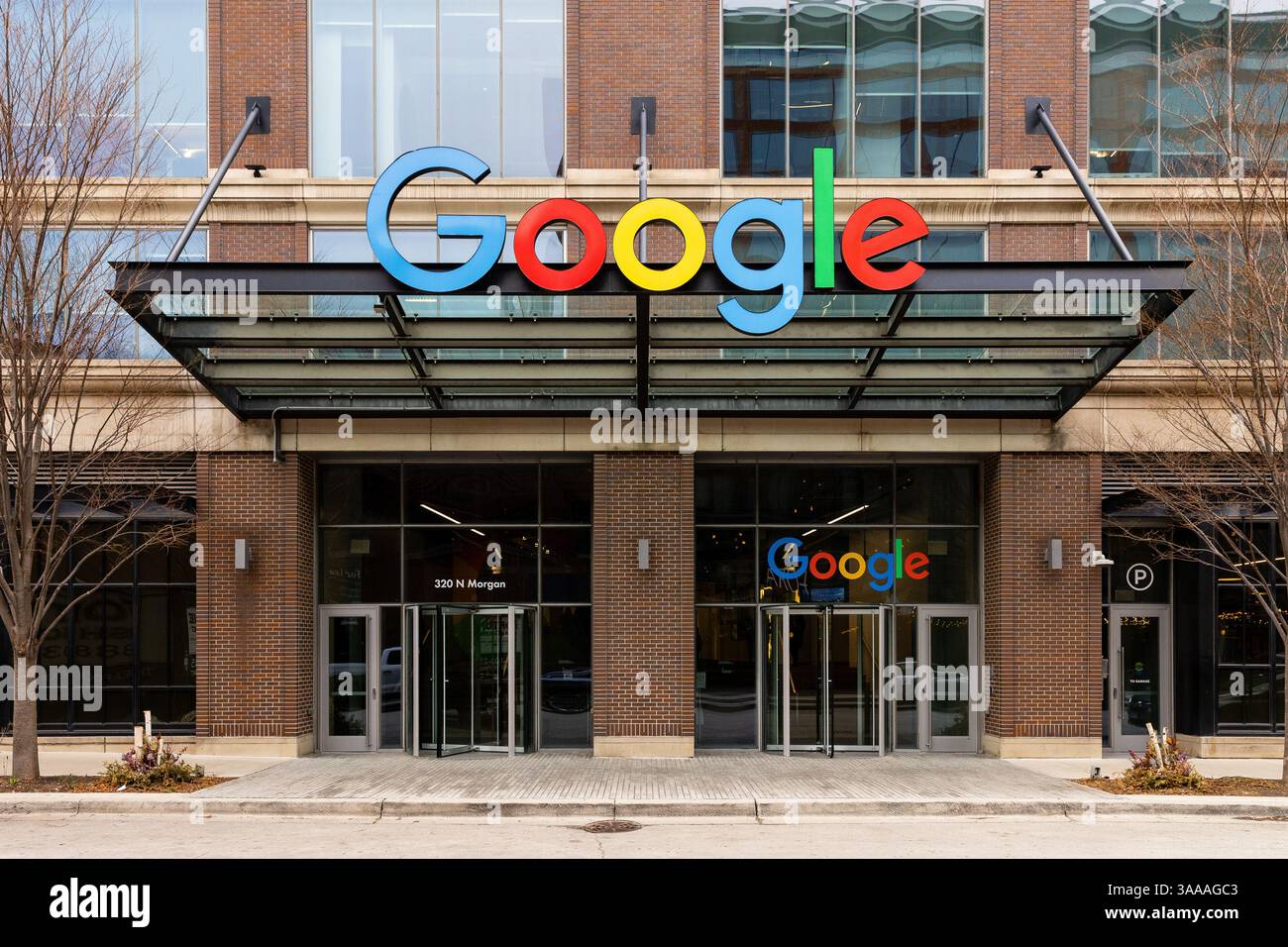 Google's Chicago office located in the historic West Loop and in the Fulton Market District area ...