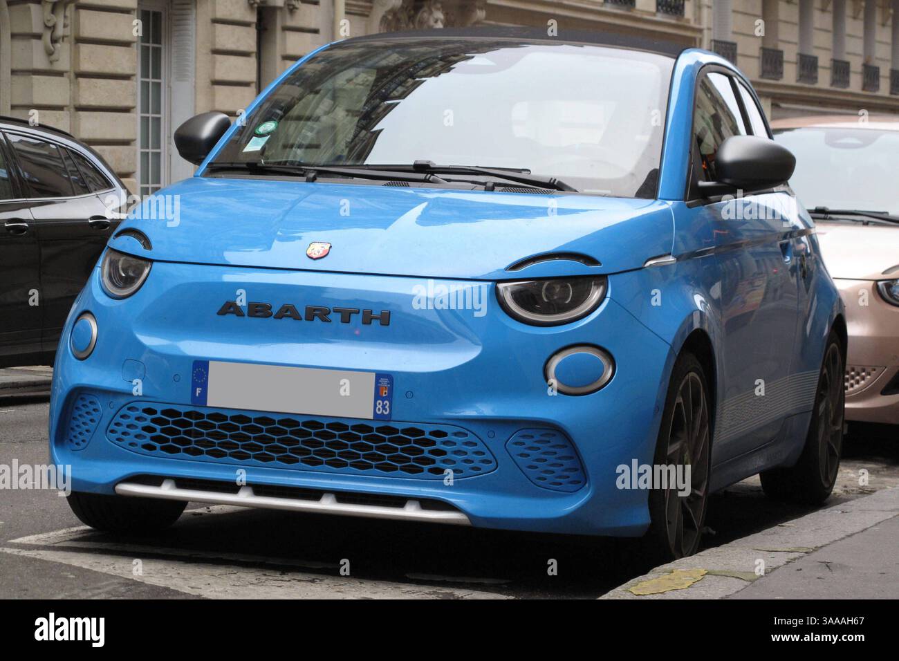 Abarth 500e Turismo Cabrio Elektroauto auf Basis Fiat 500 Elektro ...