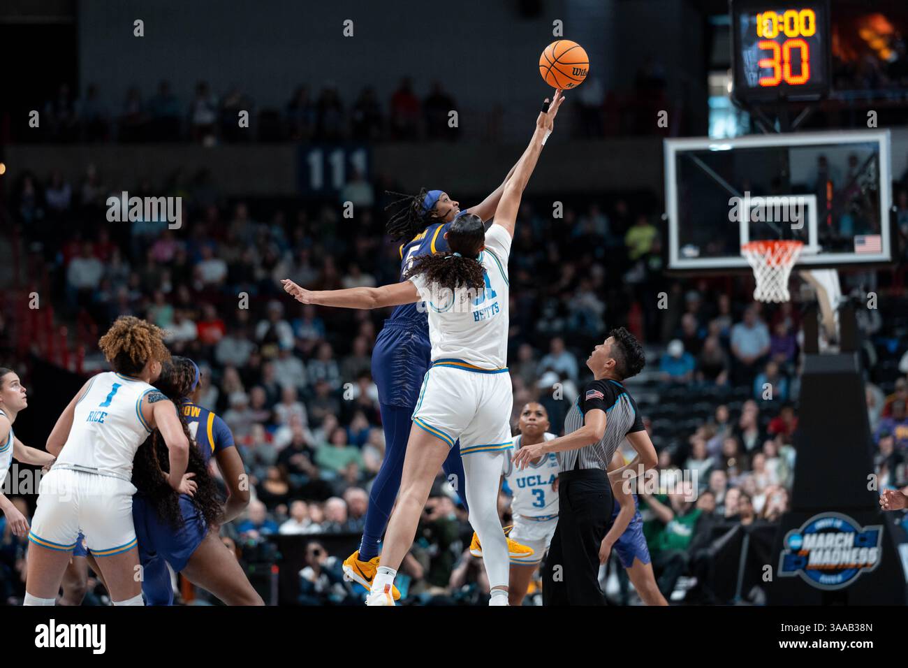 LSU Lady Tigers forward Sa'Myah Smith (5) jump ball against UCLA Bruins ...