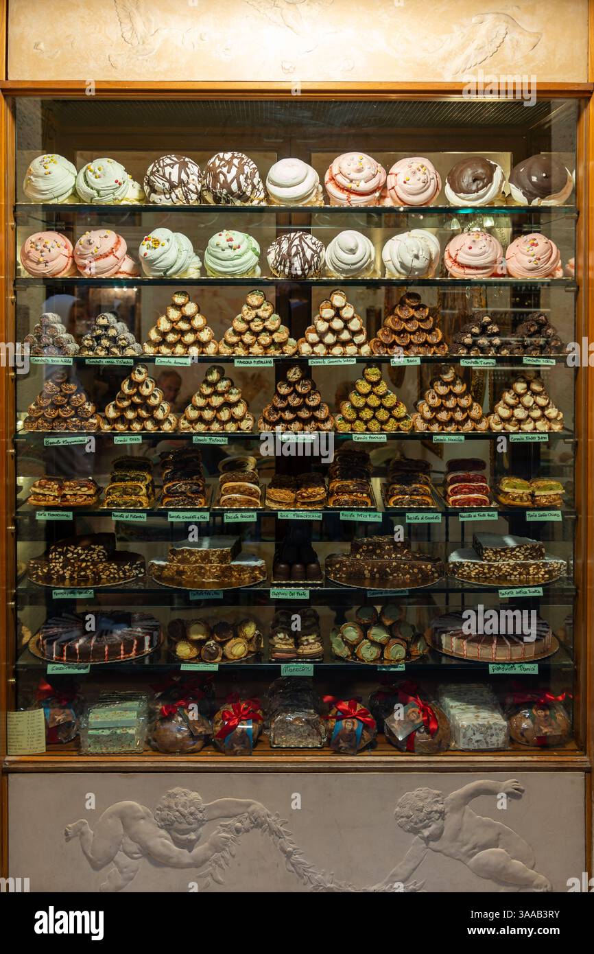 Different types donuts cakes hi-res stock photography and images - Alamy