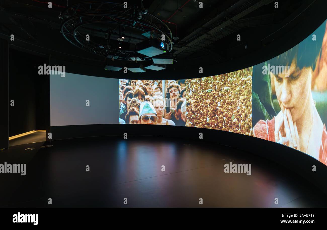 Muzeum Jana Pawła II i Prymasa Wyszynskiego. Museum of John Paul II and ...