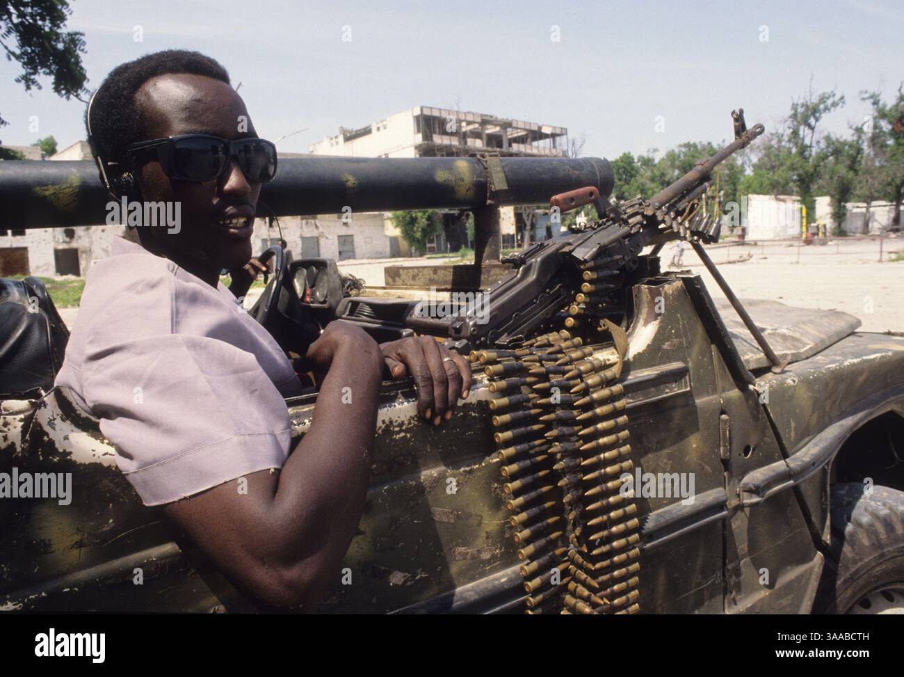 Aug 01, 1992; Mogadishu, SOMALIA; A gunmen loyal to Mohamed Farah ...