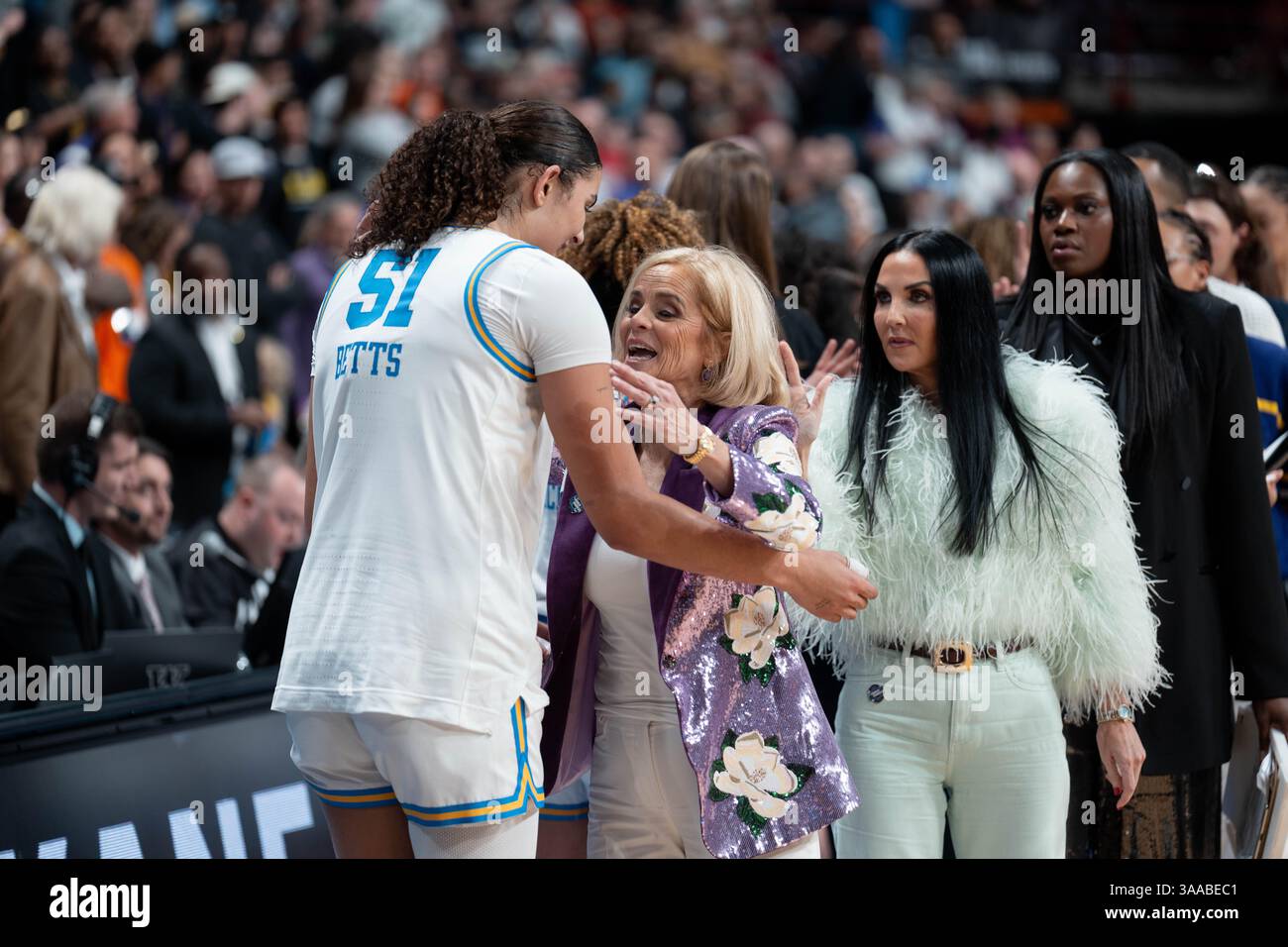 Spokane, United States. 30th Mar, 2025. LSU Lady Tigers head coach Kim ...