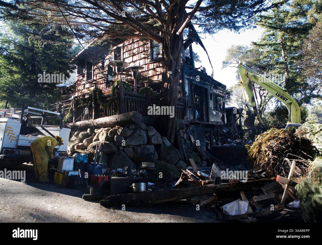 Actors flee hi-res stock photography and images - Alamy