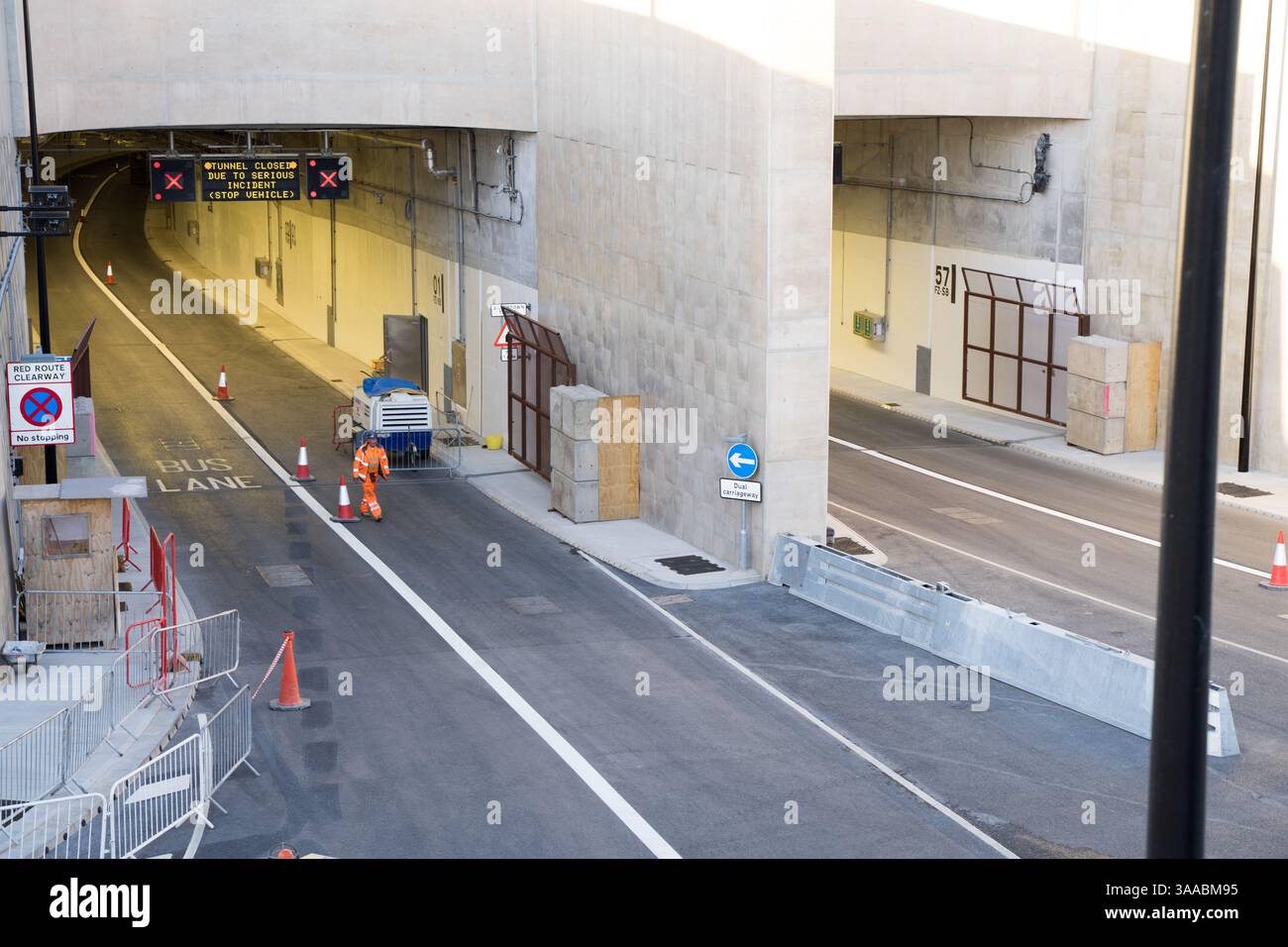 London, UK 31st March 2025. Engineers are applying the finishing touch to silvertown twin-bore ...