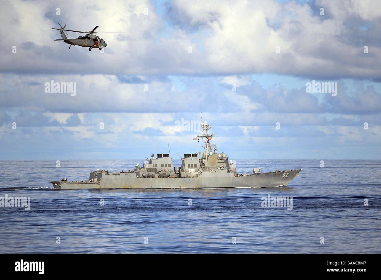 July 7, 2013 - Uss Fort Worth, At Sea - The U.S. Navy Arleigh Burke ...