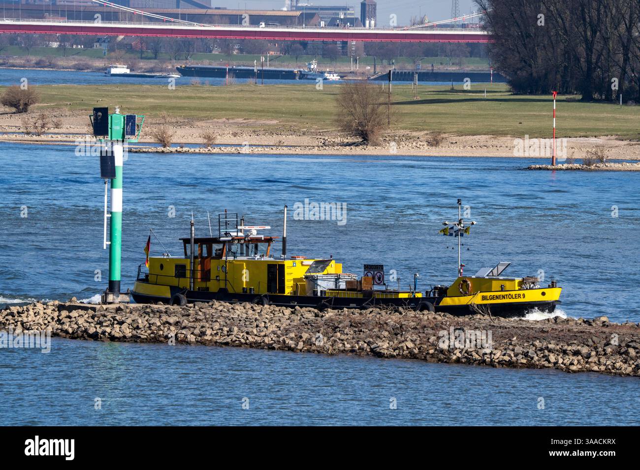 Bilge oil separator 9 hi-res stock photography and images - Alamy