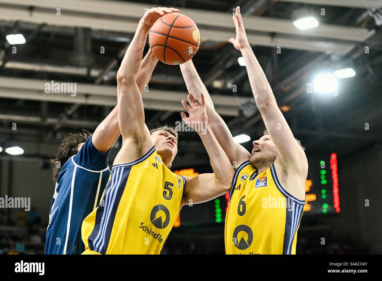 Heidelberg, Germany. 31st Mar, 2025. Basketball: Bundesliga, MLP ...