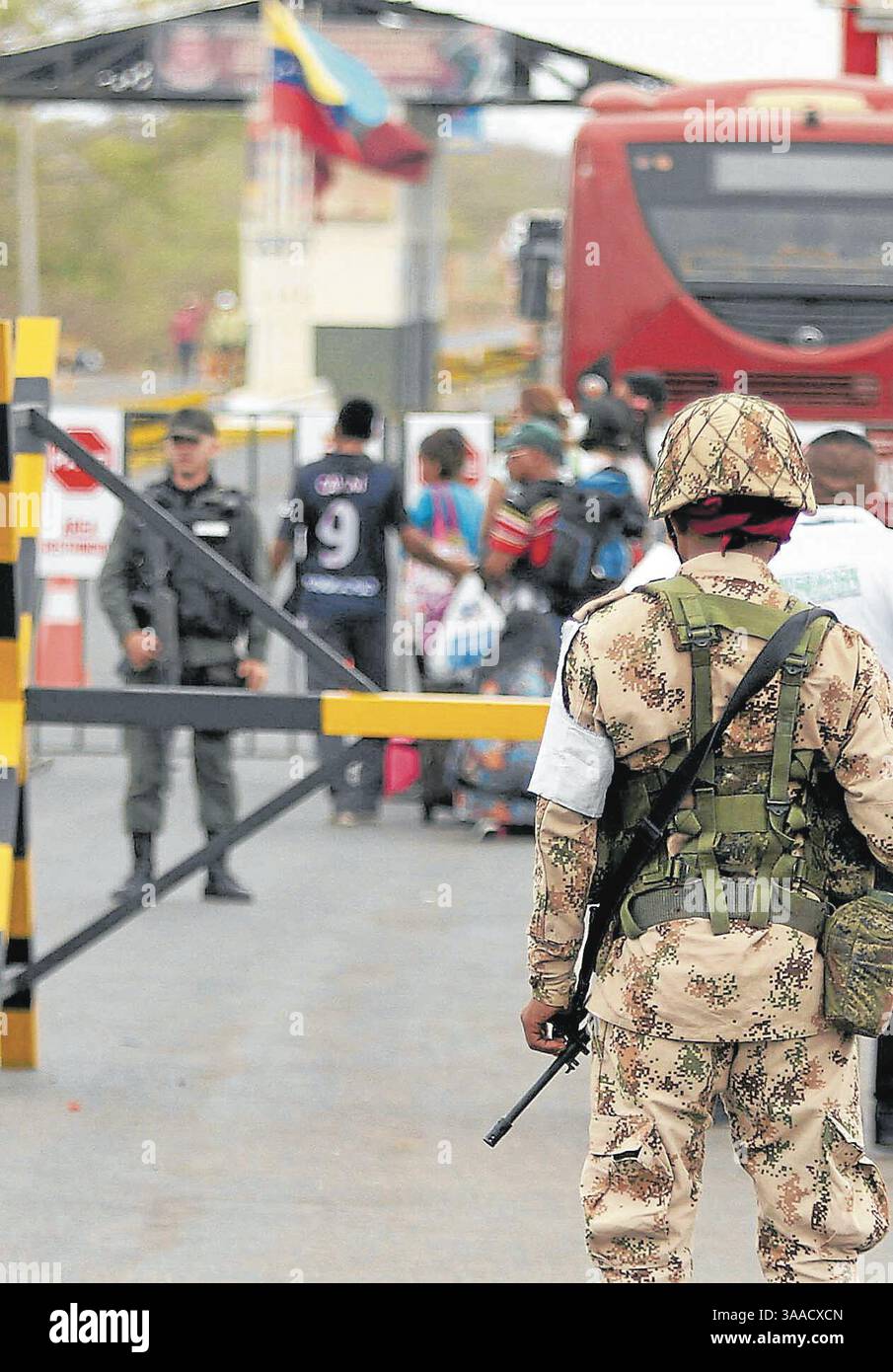 Soldados de tierra hi-res stock photography and images - Alamy