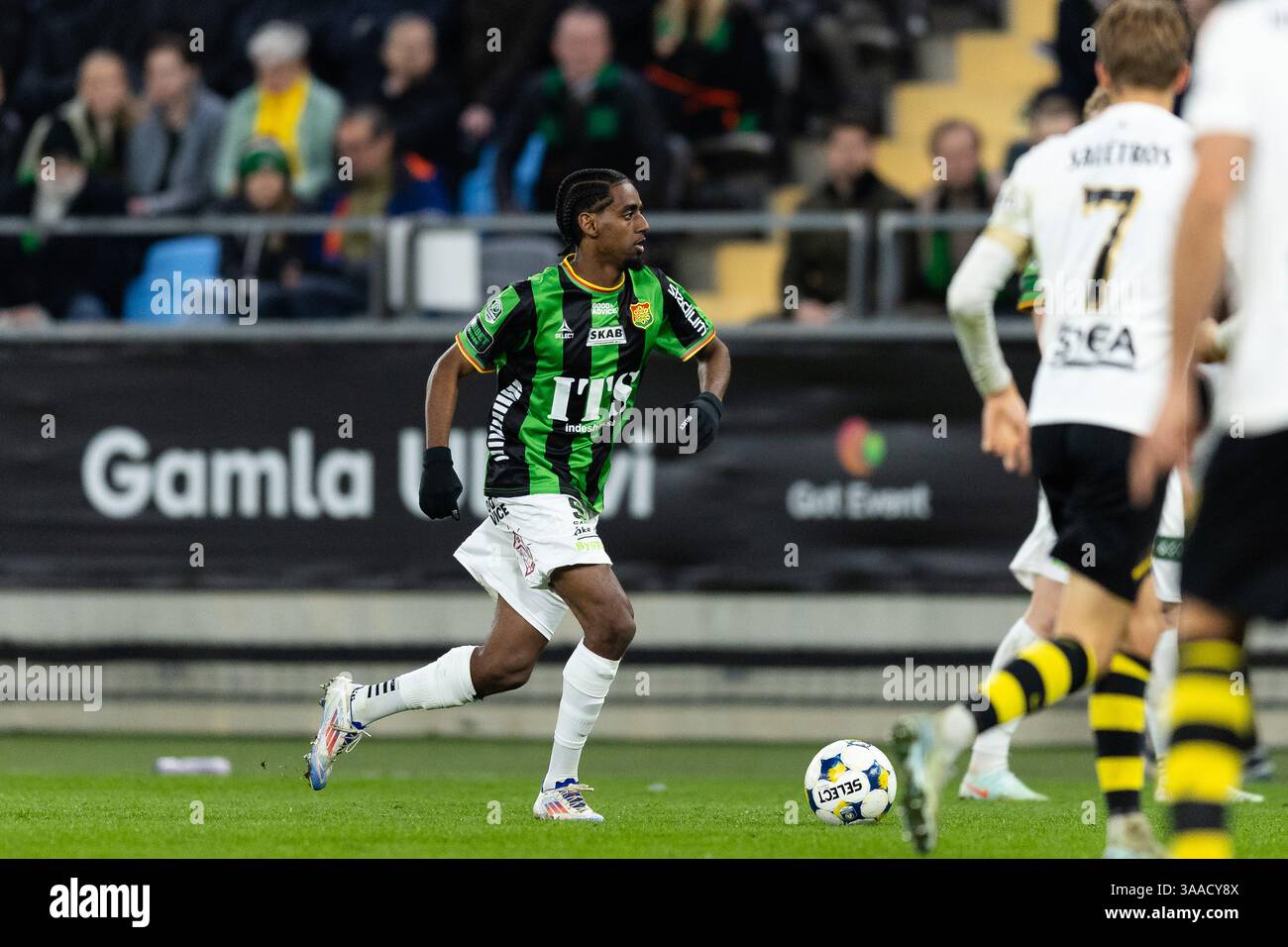 250331 GAIS Harun Ibrahim under fotbollsmatchen i Allsvenskan mellan ...