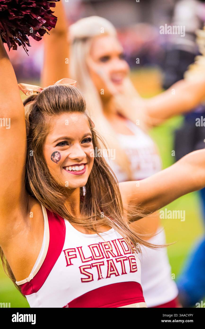 Seminoles football cheerleaders hi-res stock photography and images - Alamy