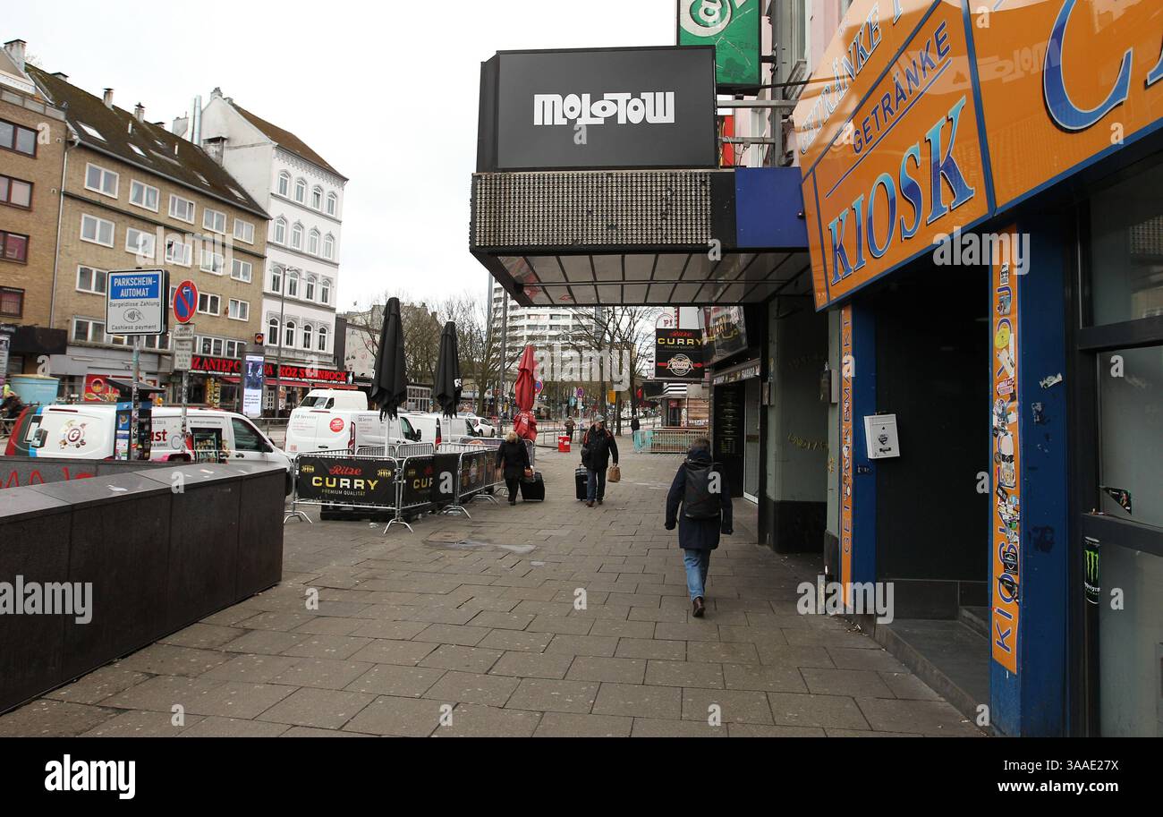 Der Molotow Musikclub an seinem neuen Standort auf der Reeperbahn 136 ...