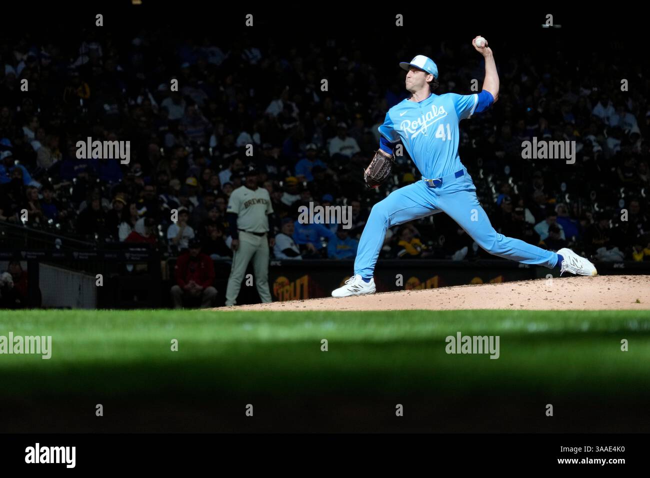Kansas City Royals pitcher Daniel Lynch IV (41) throws during the ...
