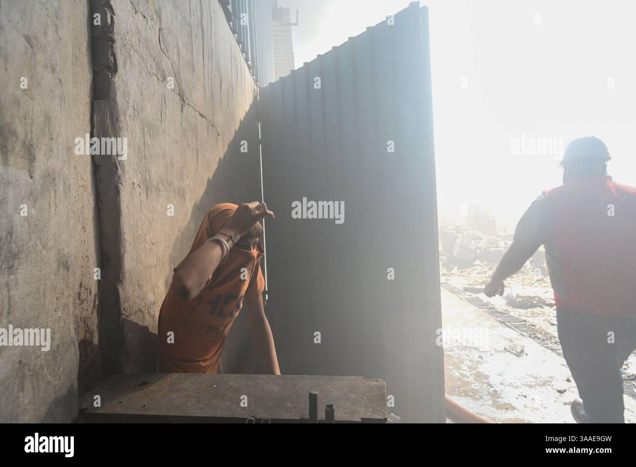 Greater Noida, India. 31st Mar, 2025. GREATER NOIDA, INDIA - MARCH 31: A massive fire broke out ...