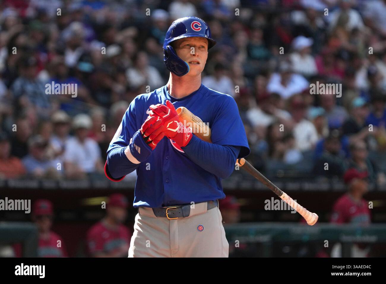 Chicago Cubs outfielder Pete Crow-Armstrong (4) hits against the ...