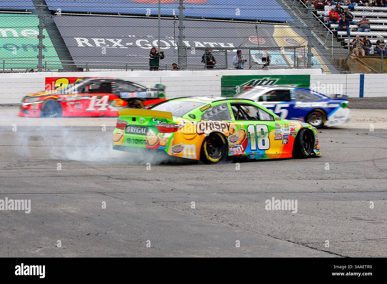 Kyle busch martinsville 2015 hi-res stock photography and images - Alamy