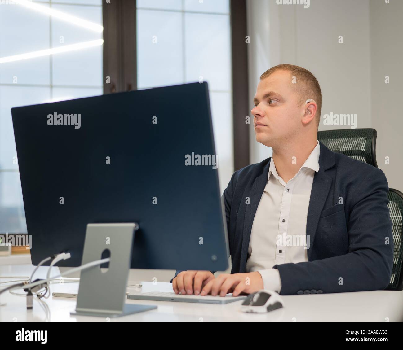 Deaf person office hi-res stock photography and images - Alamy