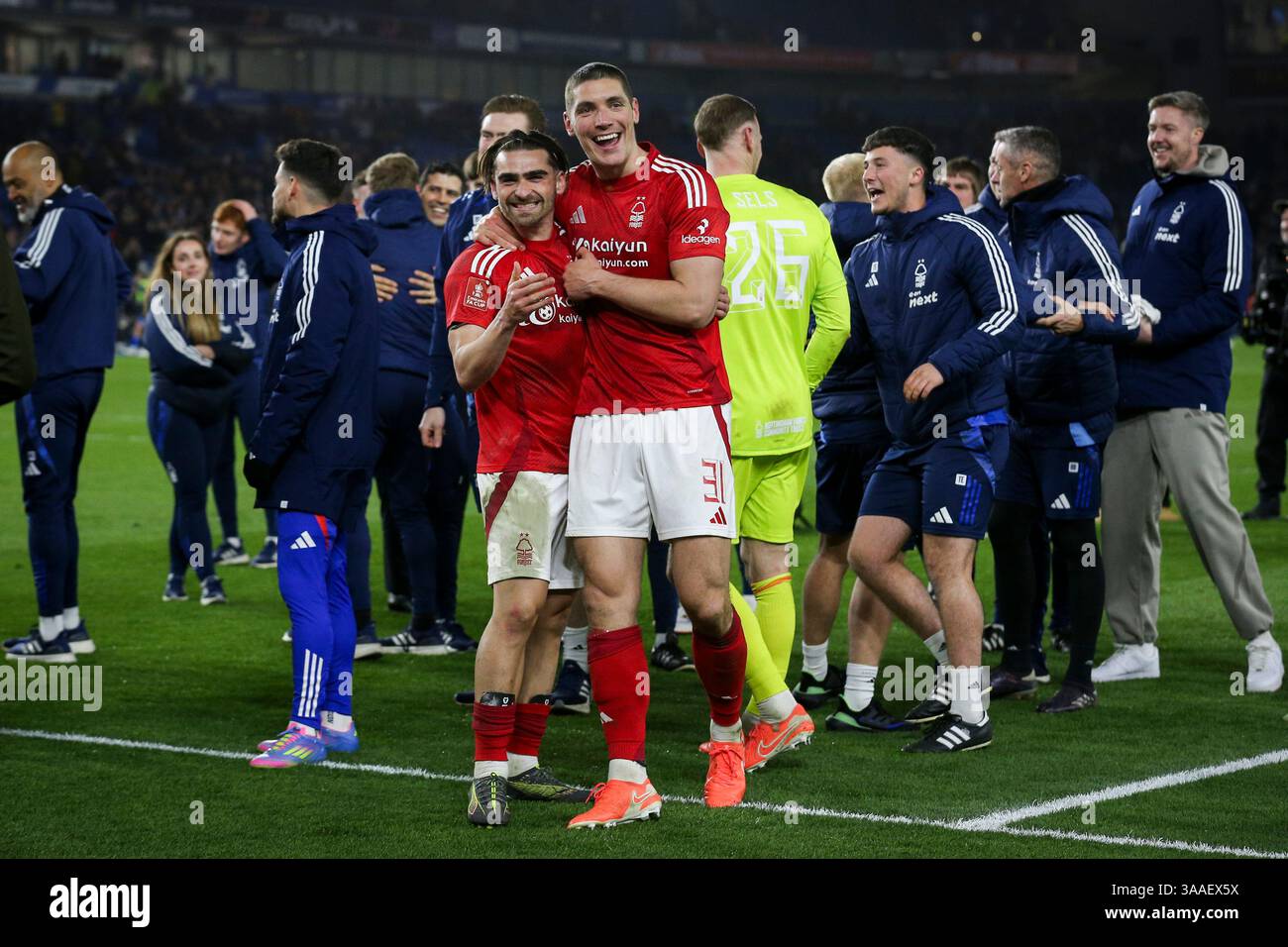 Nottingham Forest forward Jota Silva (20) Nottingham Forest defender ...