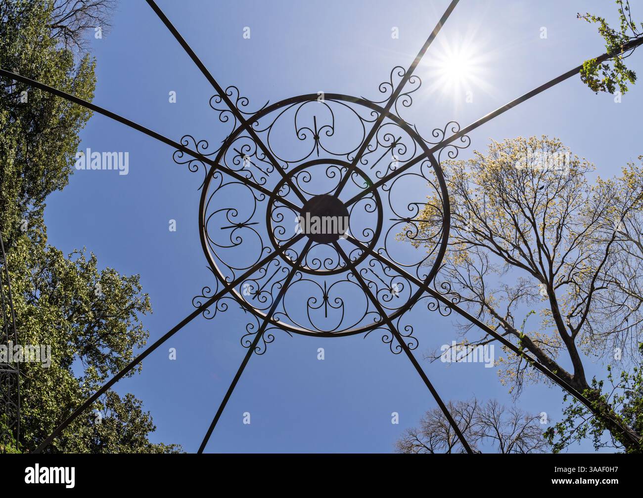Scrollwork hi-res stock photography and images - Alamy