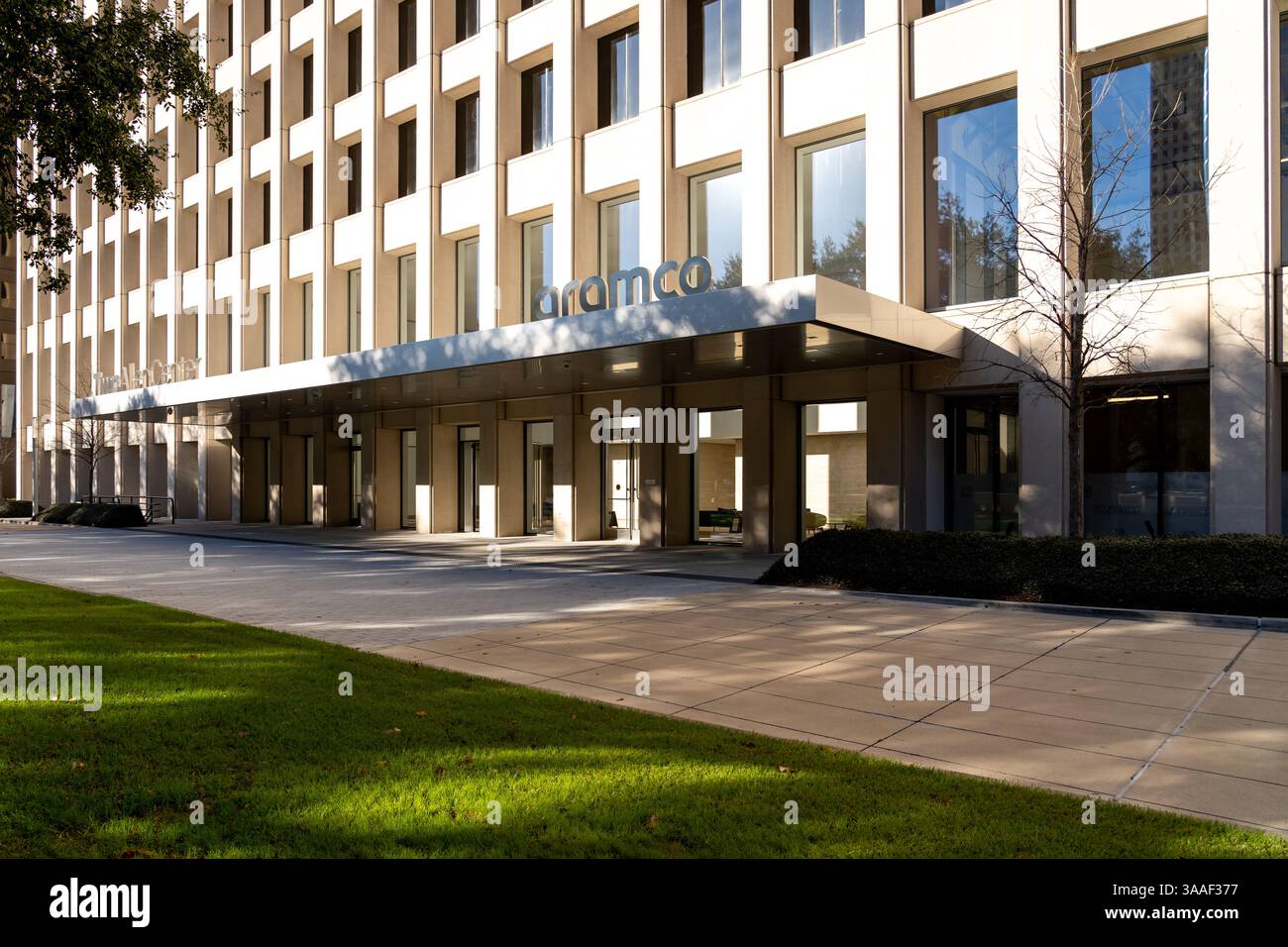 Saudi aramco oil company hi-res stock photography and images - Alamy
