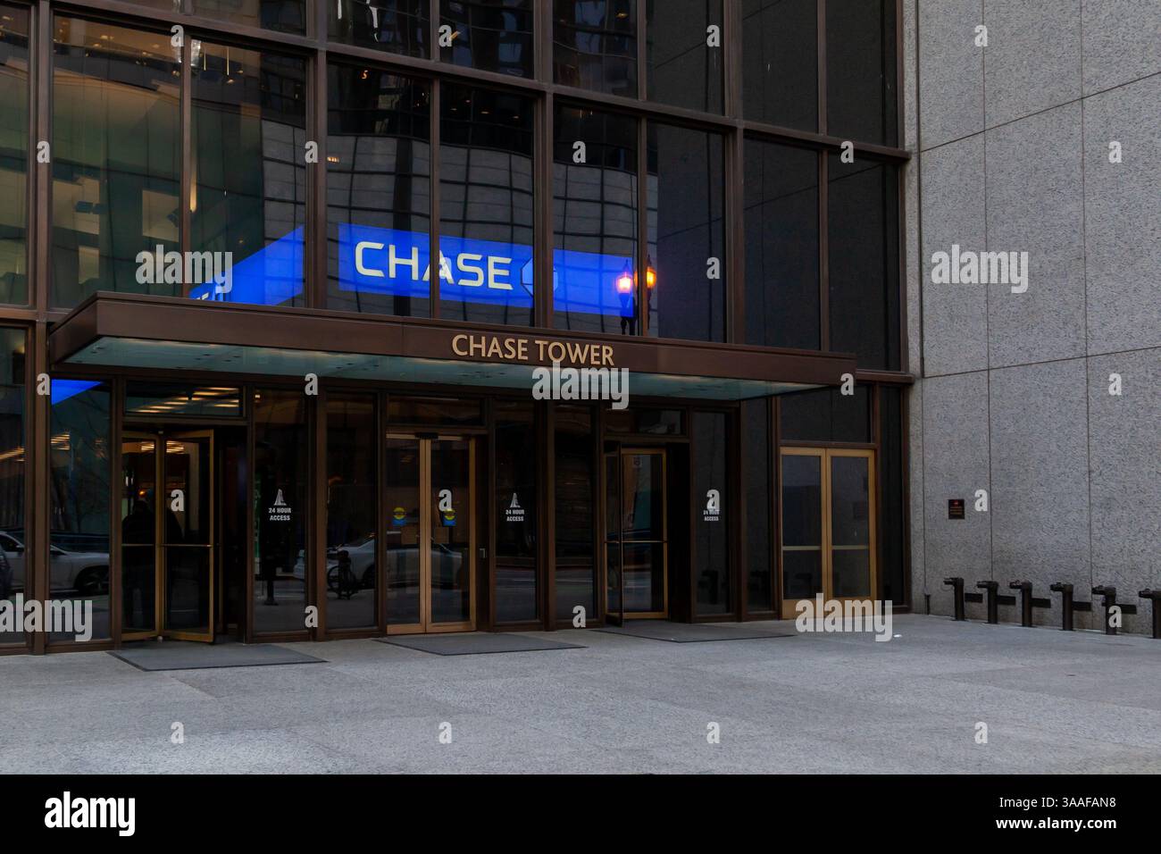 Chicago, Illinois, USA - March 28, 2022: The entrance to Chase Tower in ...