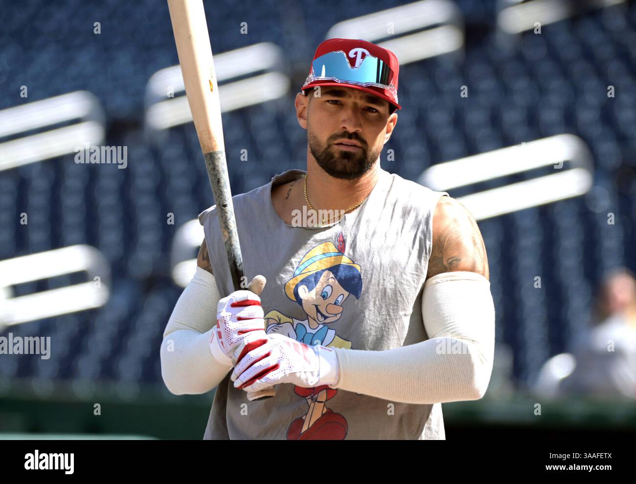 WASHINGTON, DC - MARCH 27: Philadelphia Phillies right fielder Nick ...