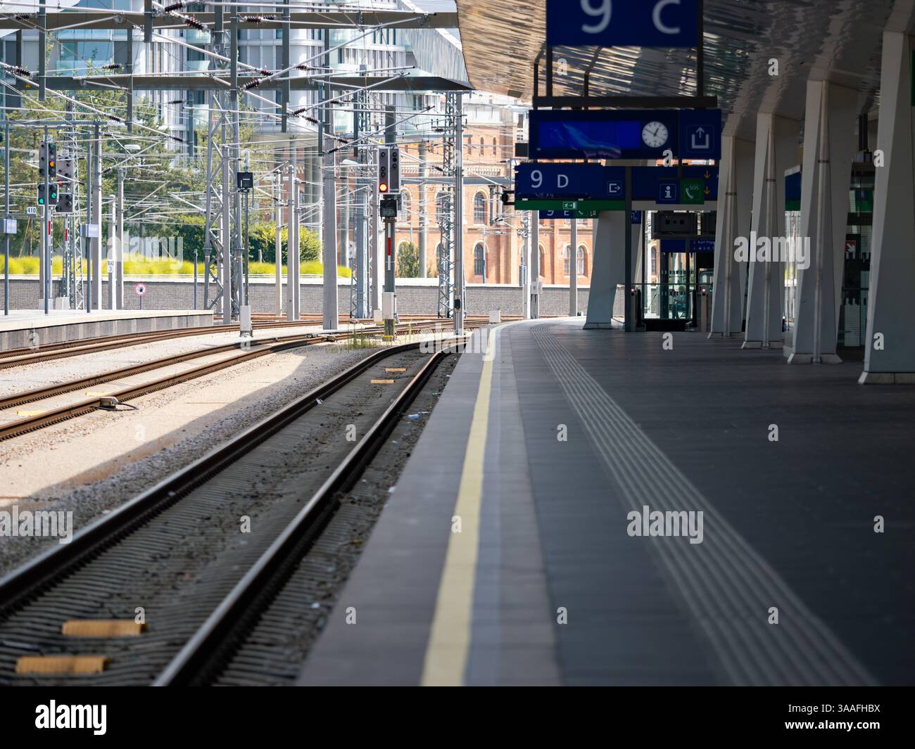Vienna Central Station (Wien Hauptbahnhof) railway platform. Empty ...
