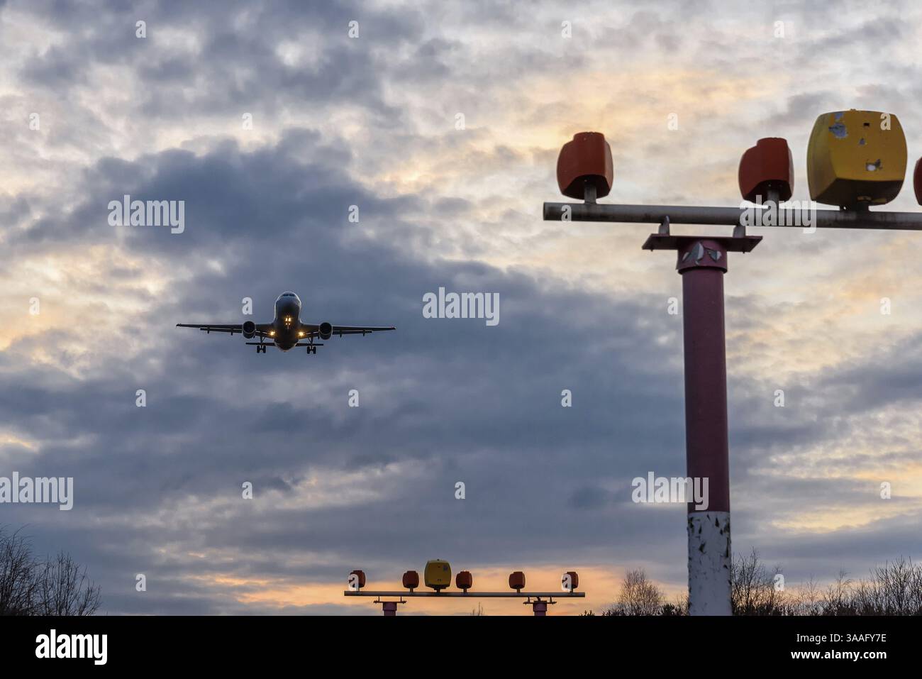 Approach corridors hi-res stock photography and images - Alamy