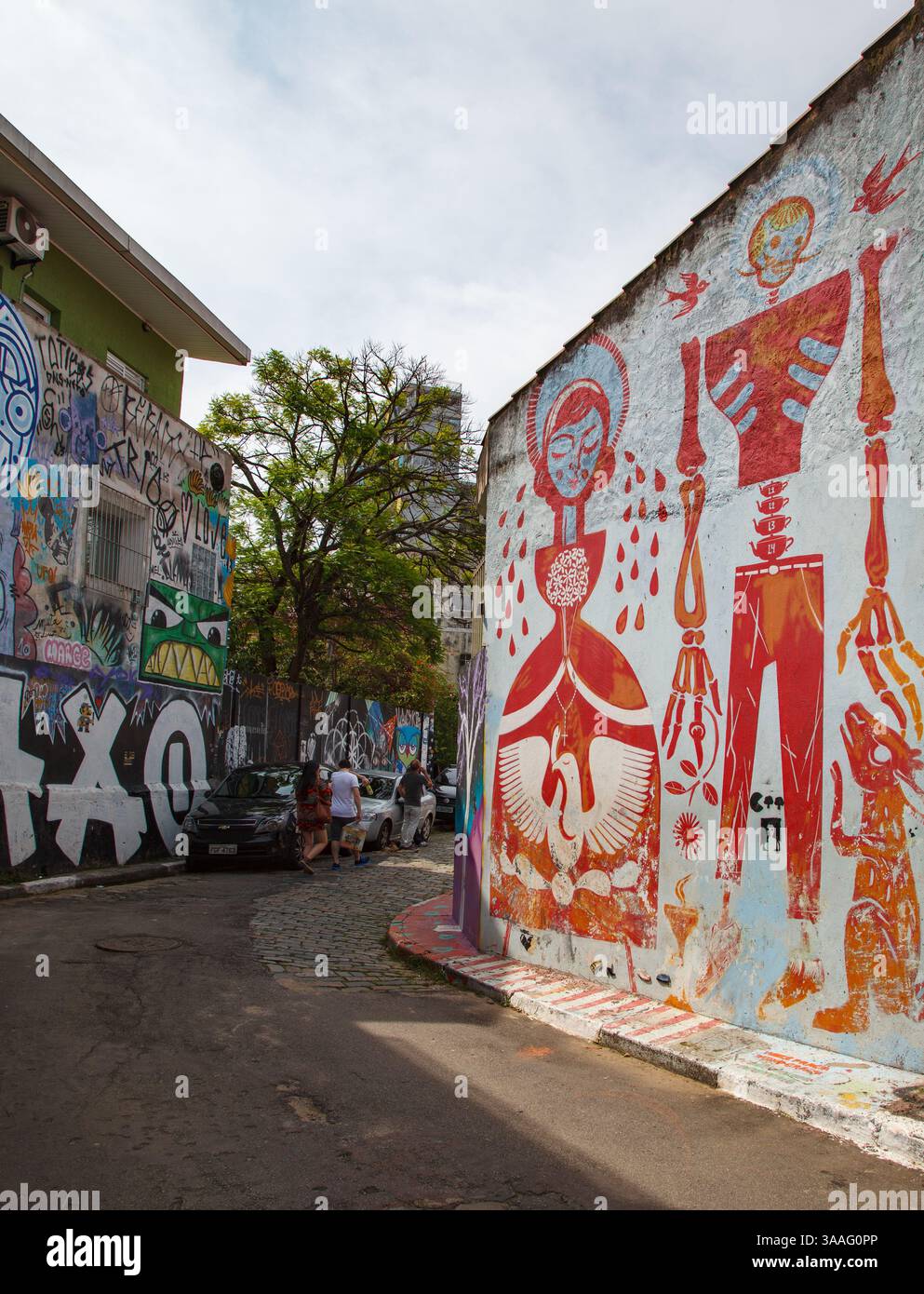 The Batman Alley (Beco do Batman) famous wall graffiti paintings in ...