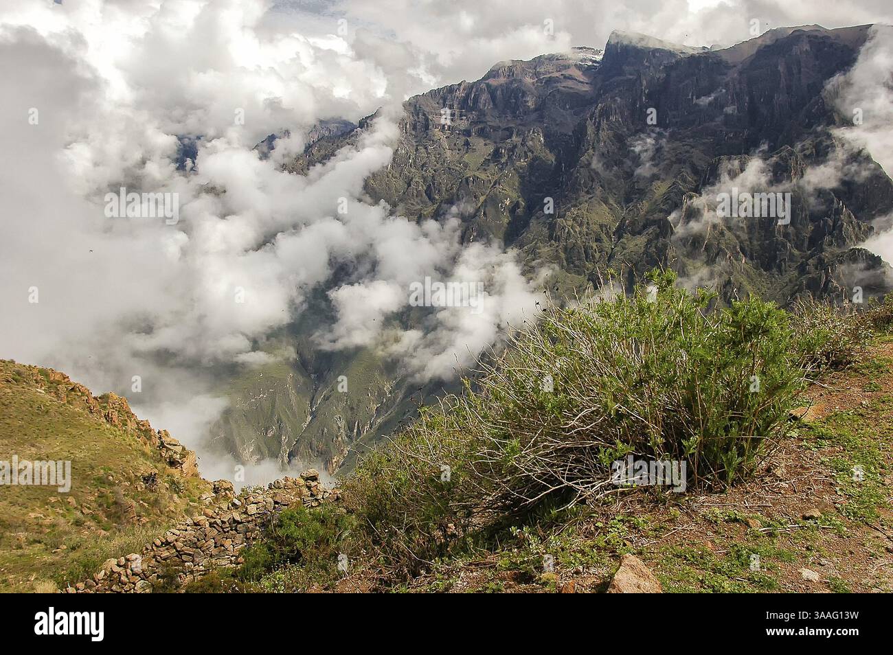 Cordillera de los andes peru hi-res stock photography and images - Alamy
