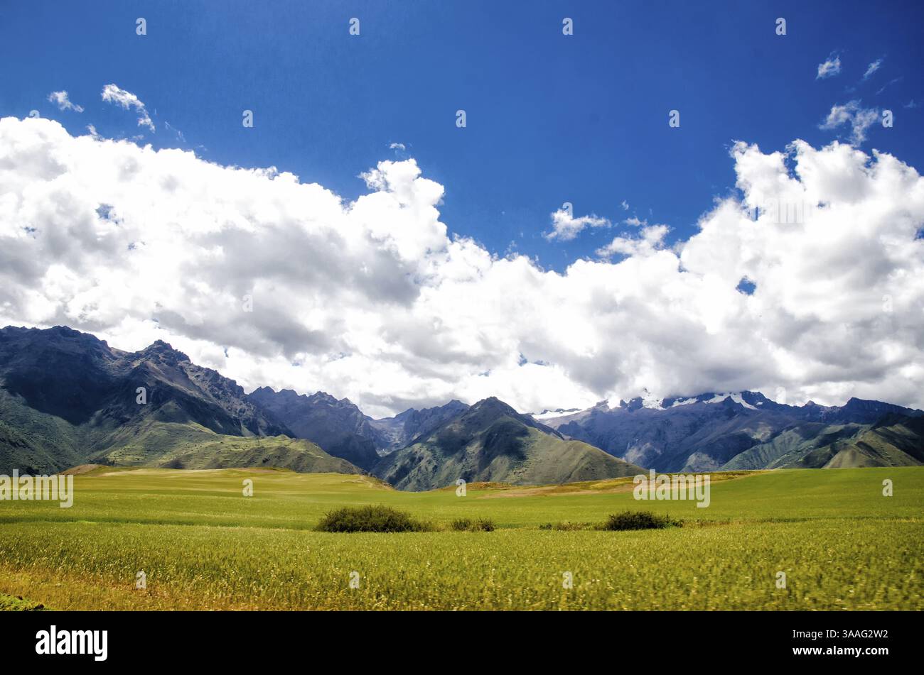 Los andes chain hi-res stock photography and images - Alamy