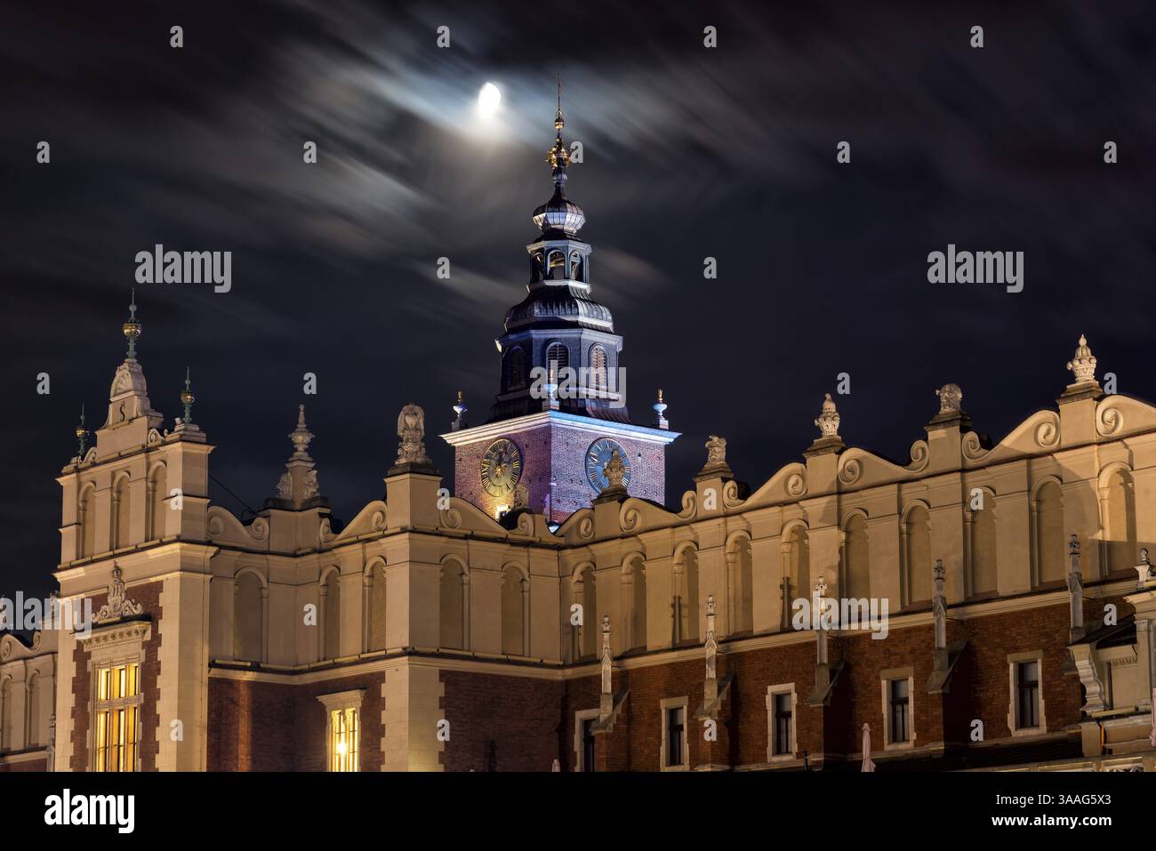 Old city hall cloth hi-res stock photography and images - Alamy