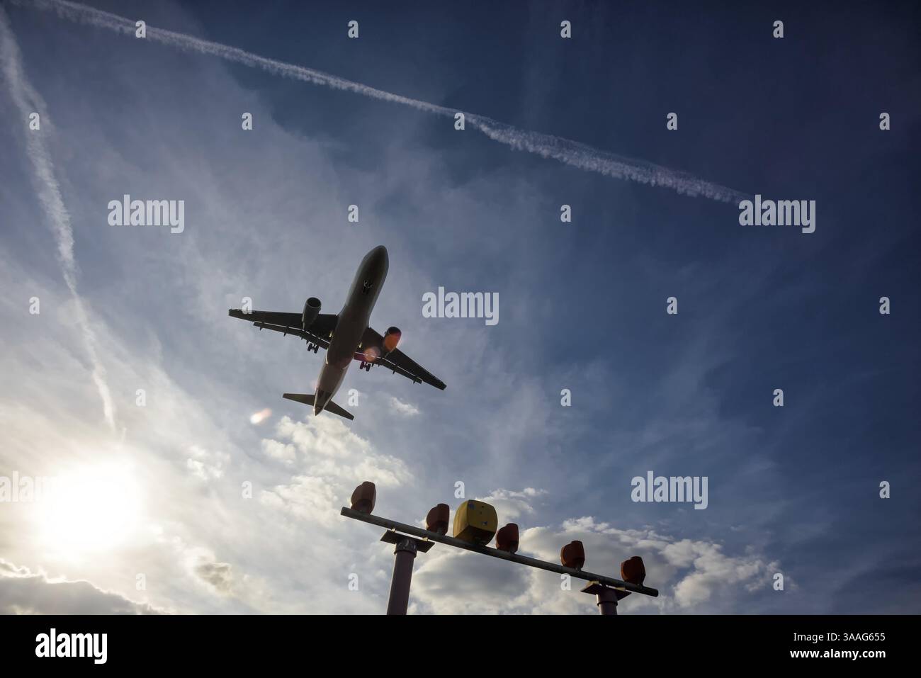 Smart approach hi-res stock photography and images - Alamy