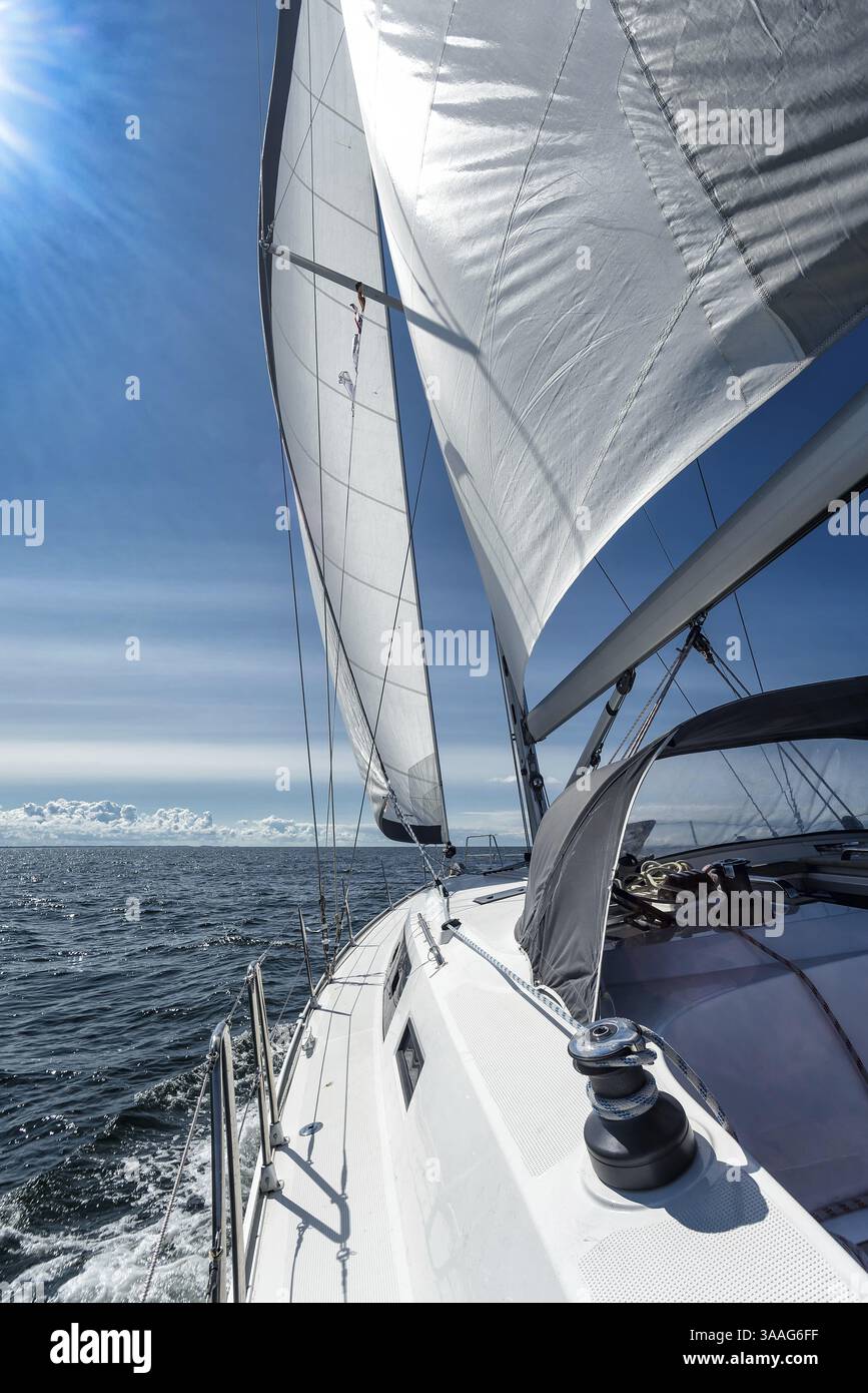 Sailing on a sailing yacht on the ocean Stock Photo - Alamy