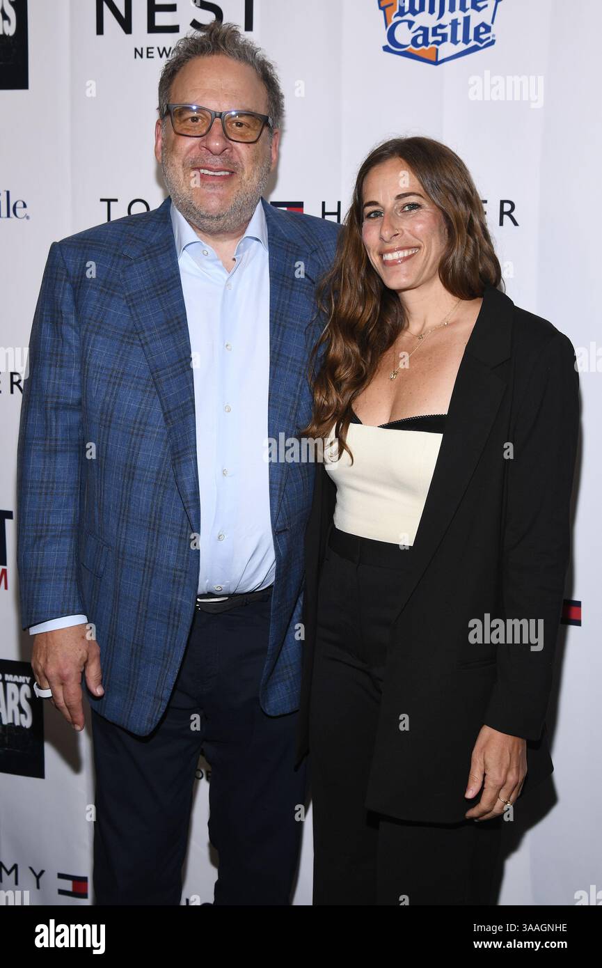 New York, USA. 31st Mar, 2025. (L-R) Jeff Garlin and Sari Tracht attend ...